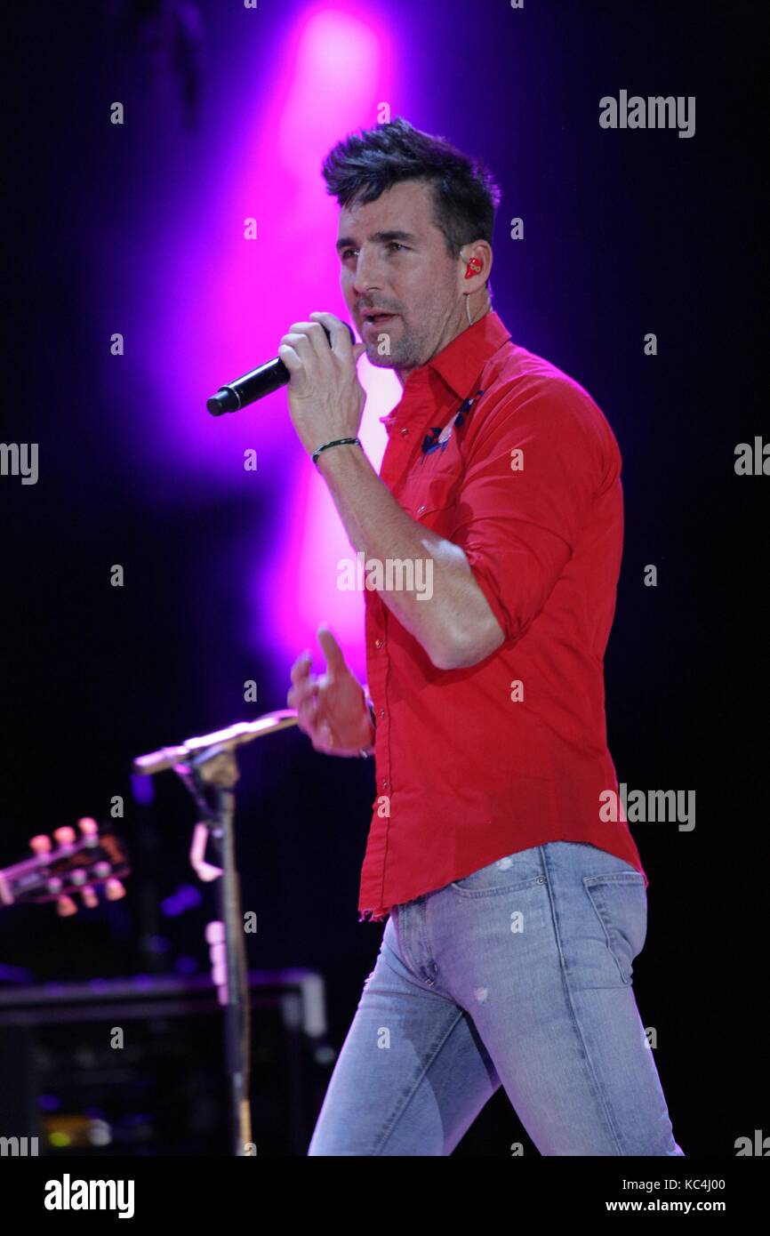 Jake Owen on stage for Route 91 Harvest Concert Festival - SUN 2, Las ...