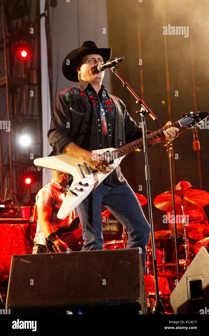 Las Vegas, NV, USA. 1st Oct, 2017. John Rich of Big and Rich on stage ...