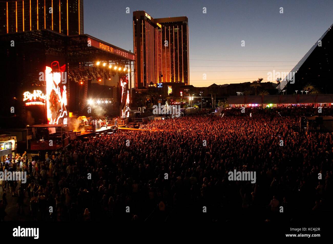 Las Vegas Nv Usa 1st Oct 2017 Atmosphere Of Main Stage On Stage For Route 91 Harvest