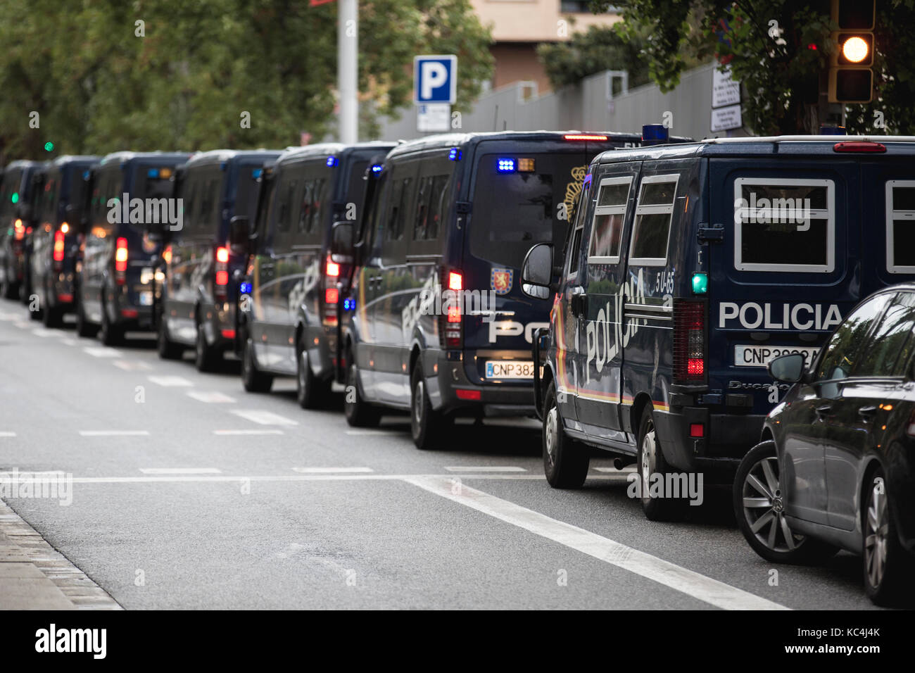 Barcelona, Spain. 1st Oct, 2017. Spanish National Police vans. Credit ...