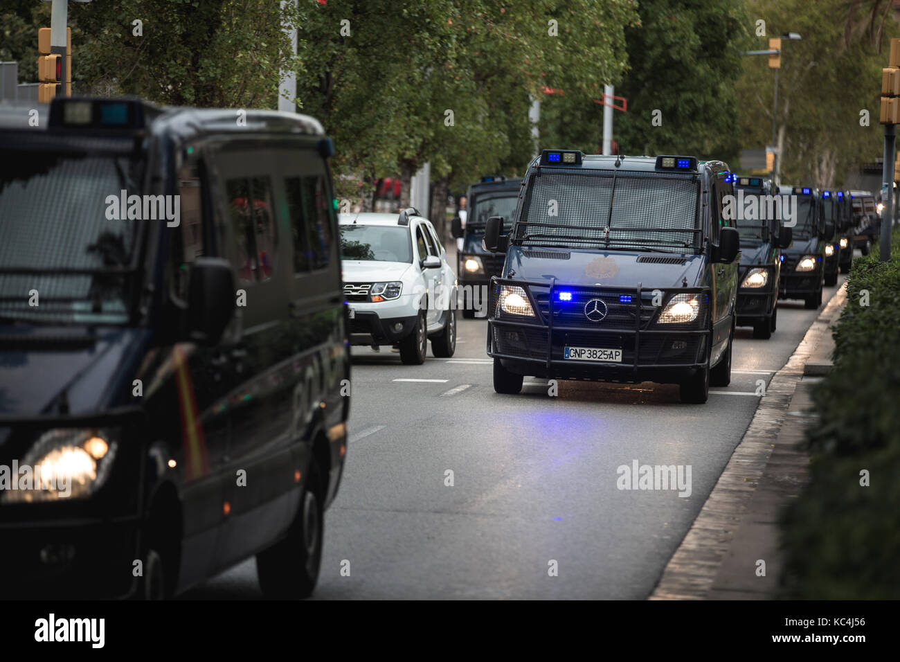 Barcelona, Spain. 1st Oct, 2017. Spanish National Police vans. Credit ...