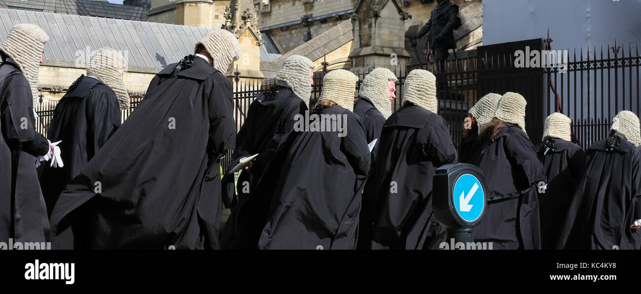 Lord chief justice robes hi-res stock photography and images - Alamy