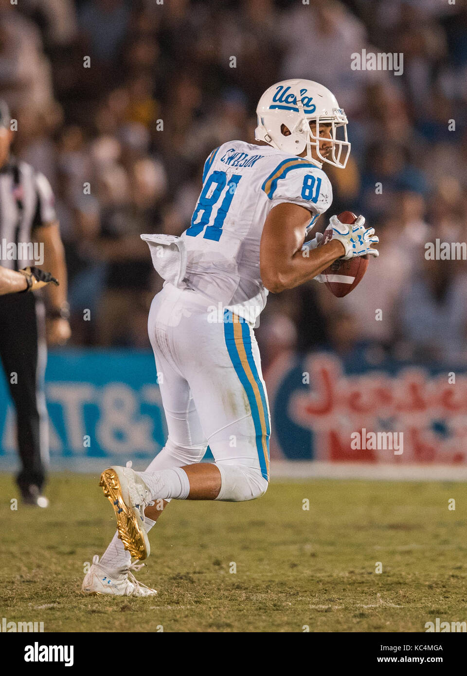 Pasadena, CA. 30th Sep, 2017. UCLA tight end (81) Caleb Wilson makes a ...