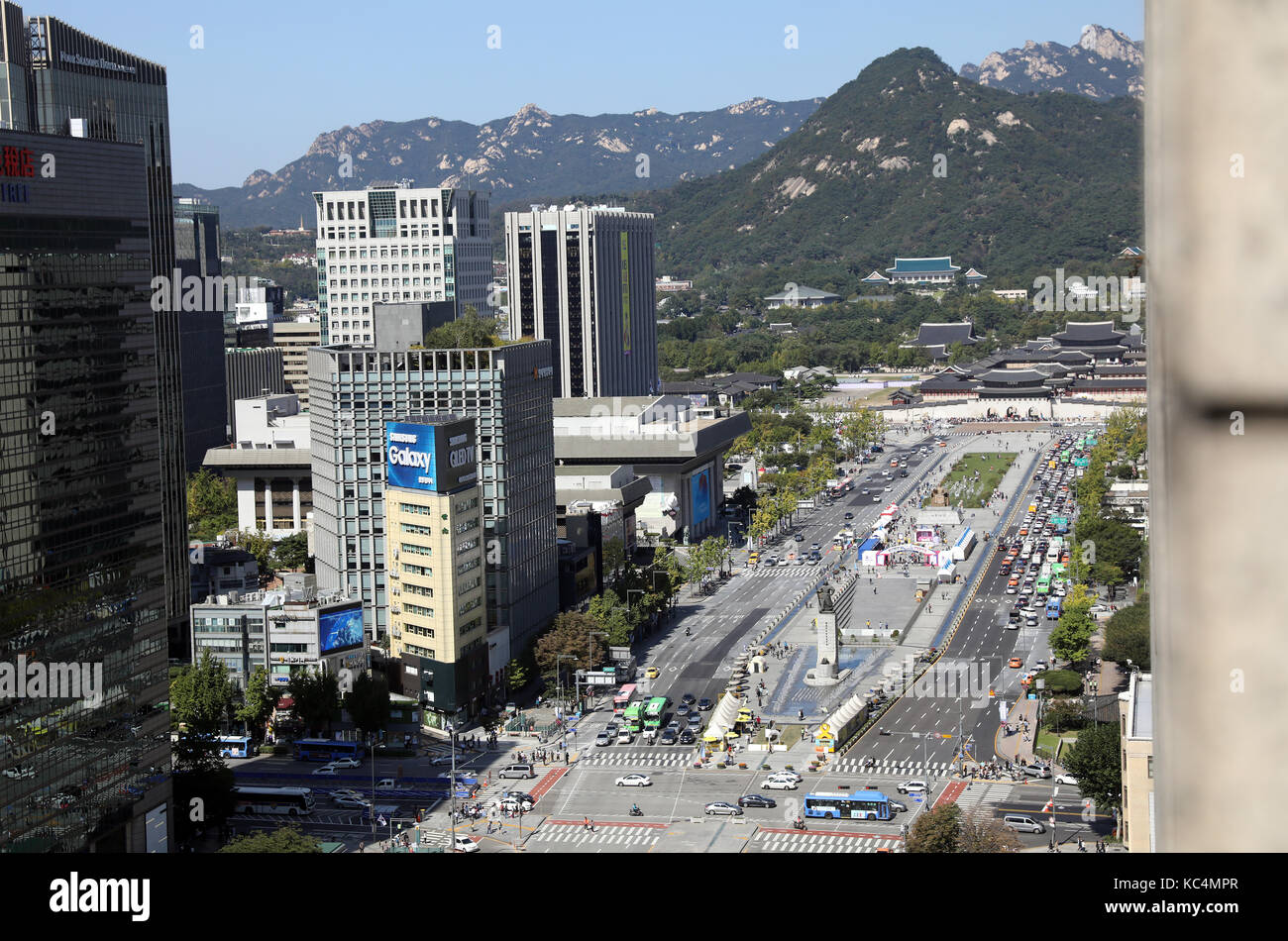 Uncrowded street Grand Sejong Street in downtown Seoul is empty as many ...