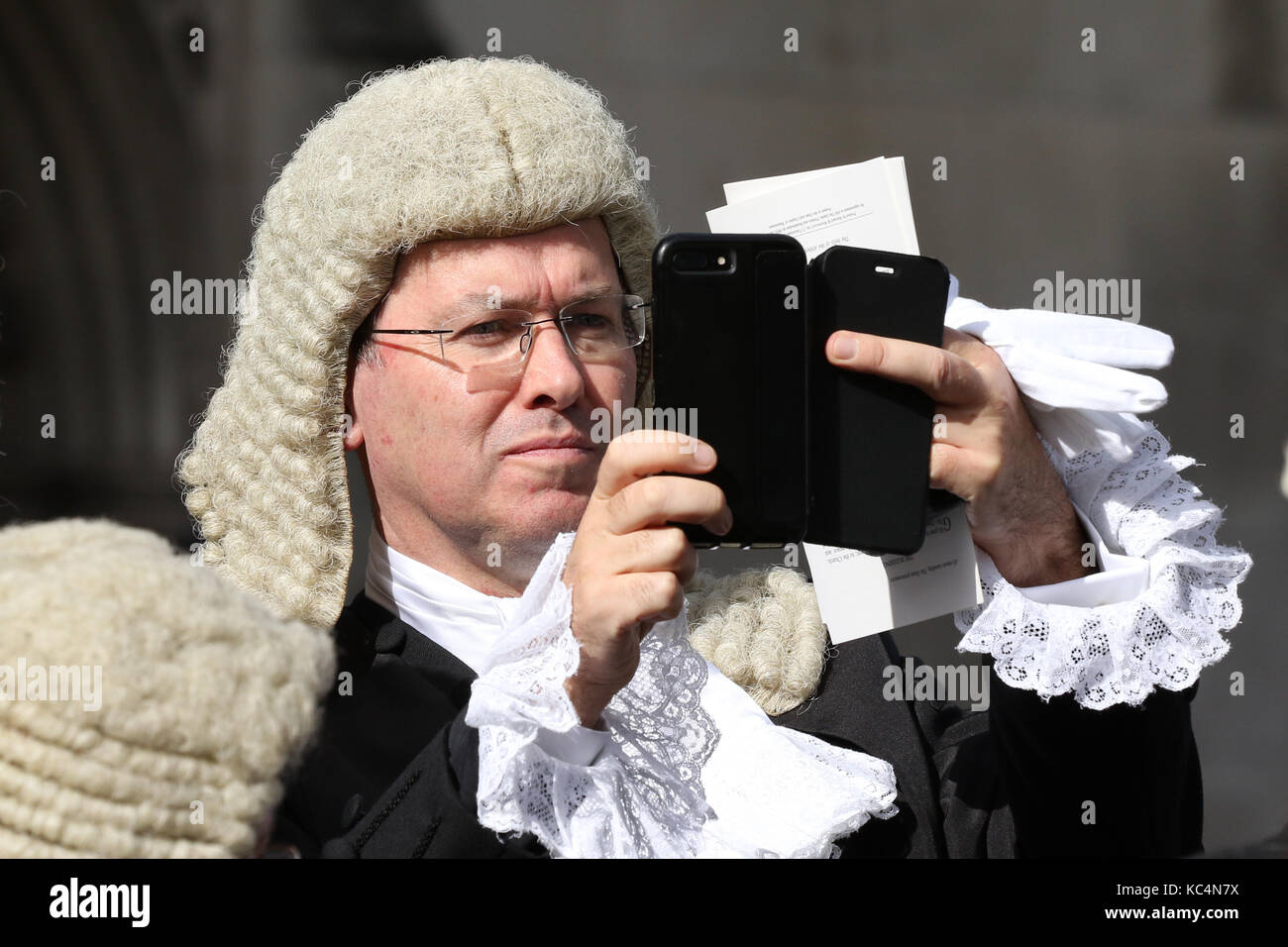 Judges wigs westminster abbey hi-res stock photography and images - Alamy