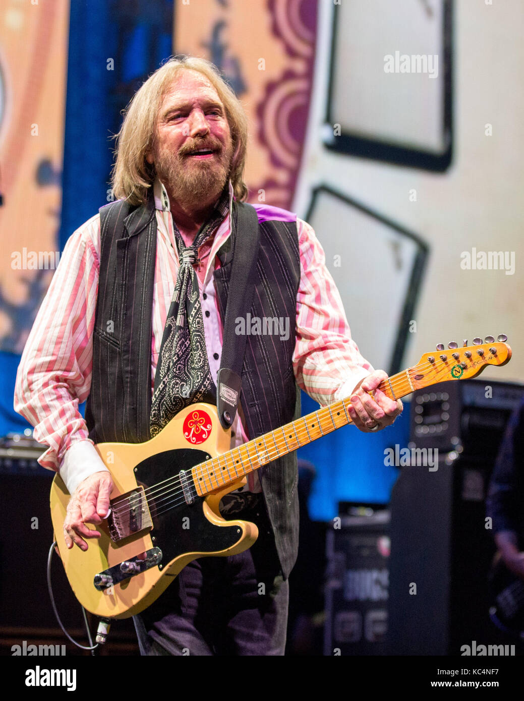 1980s concert hall hi-res stock photography and images - Alamy