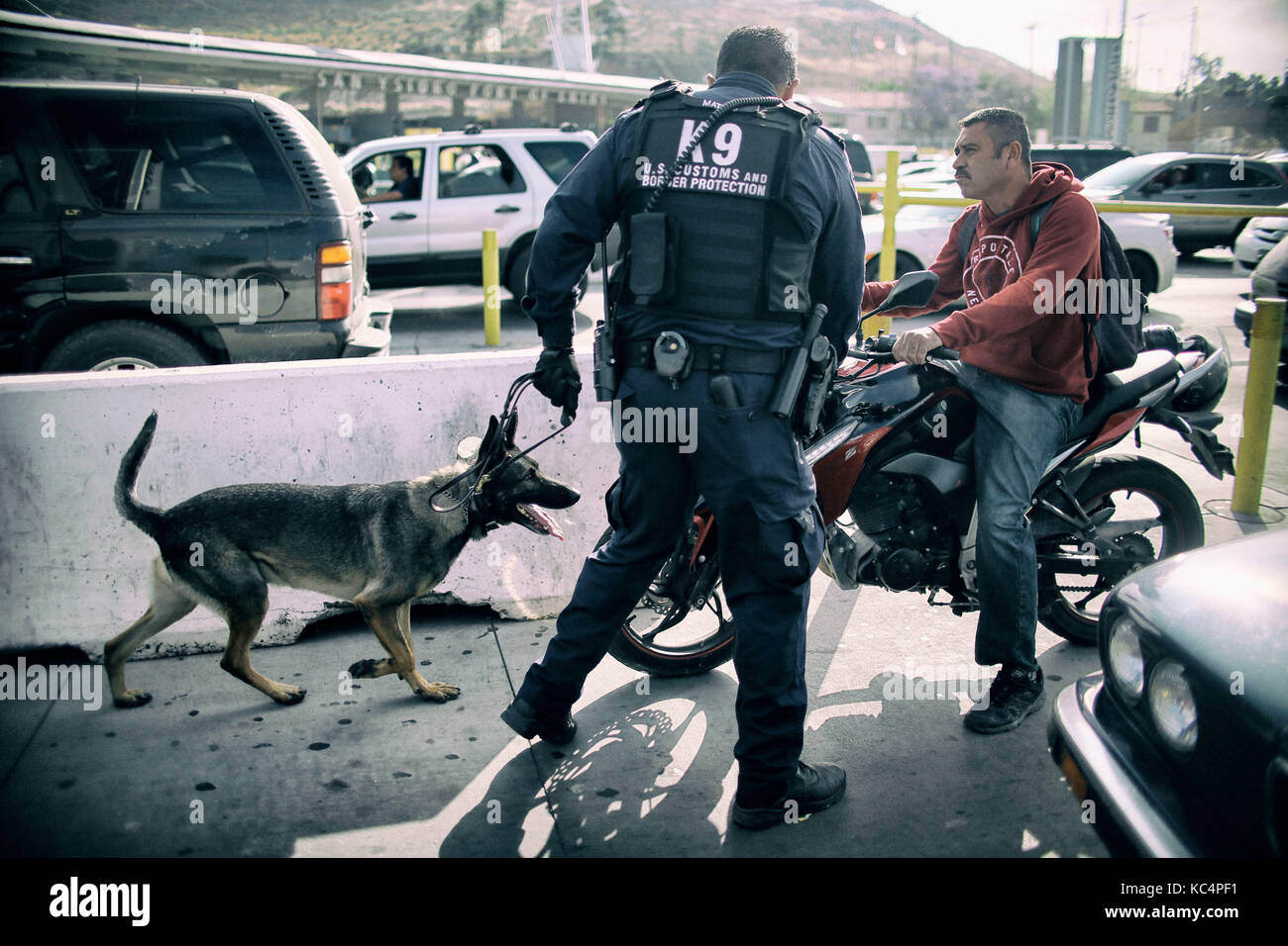 San Ysidro, CA, USA. 9th June, 2017. A Customs and Border Protection ...