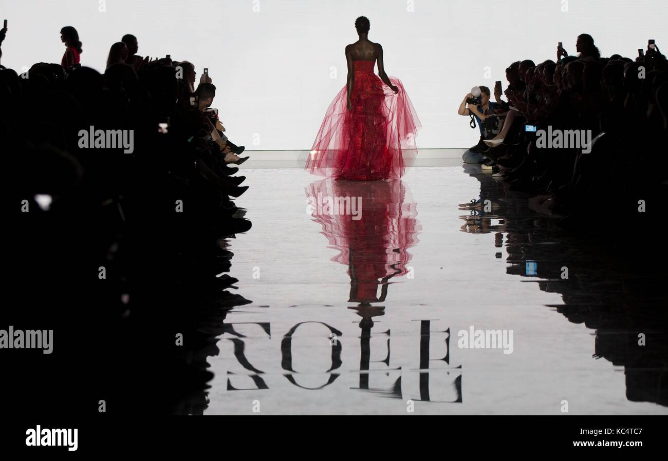 Toronto, Canada. 2nd Oct, 2017. A model presents a creation of Zoff ...