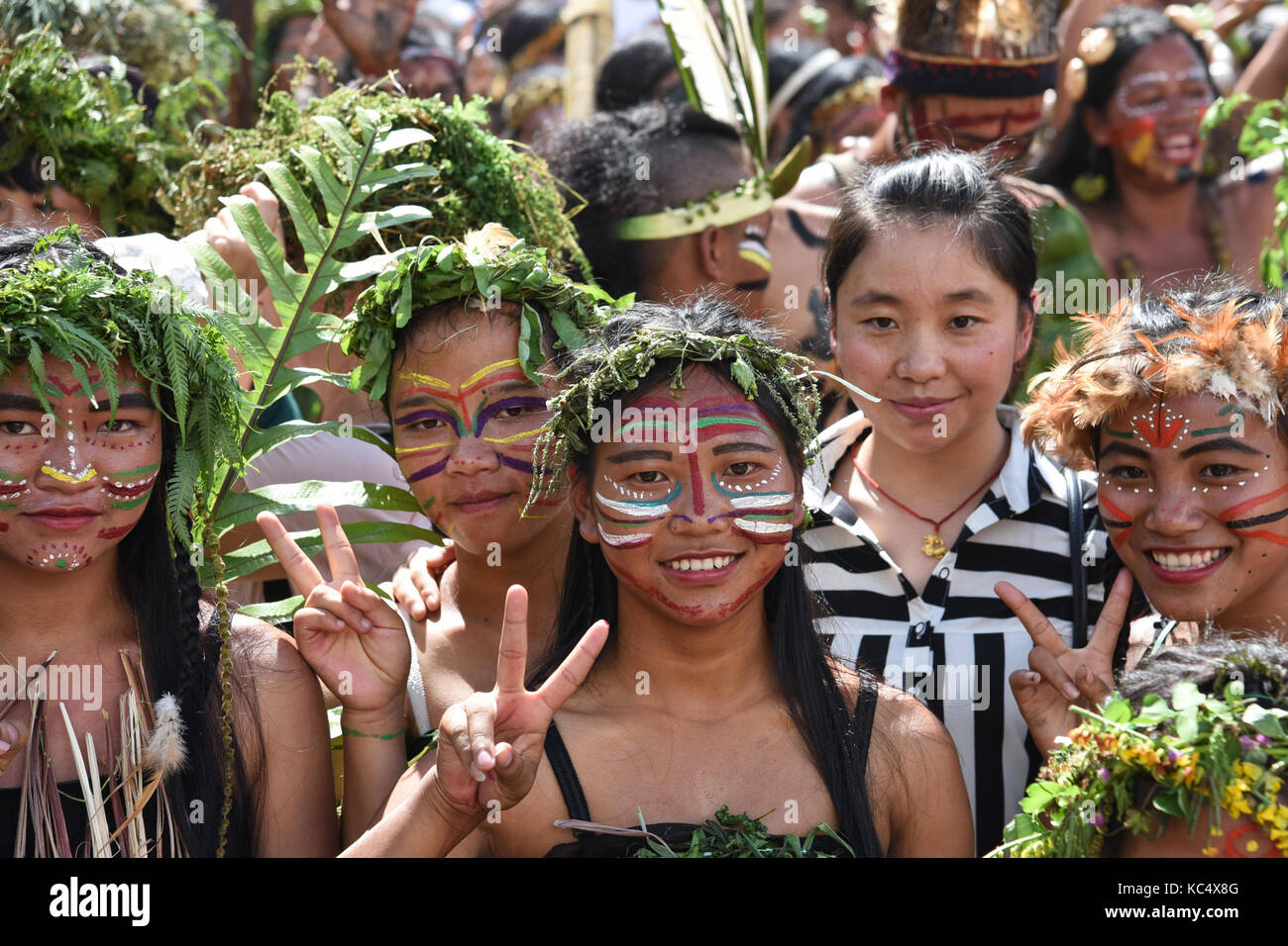 Ximeng, China's Yunnan Province. 2nd Oct, 2017. People of Wa ethnic ...