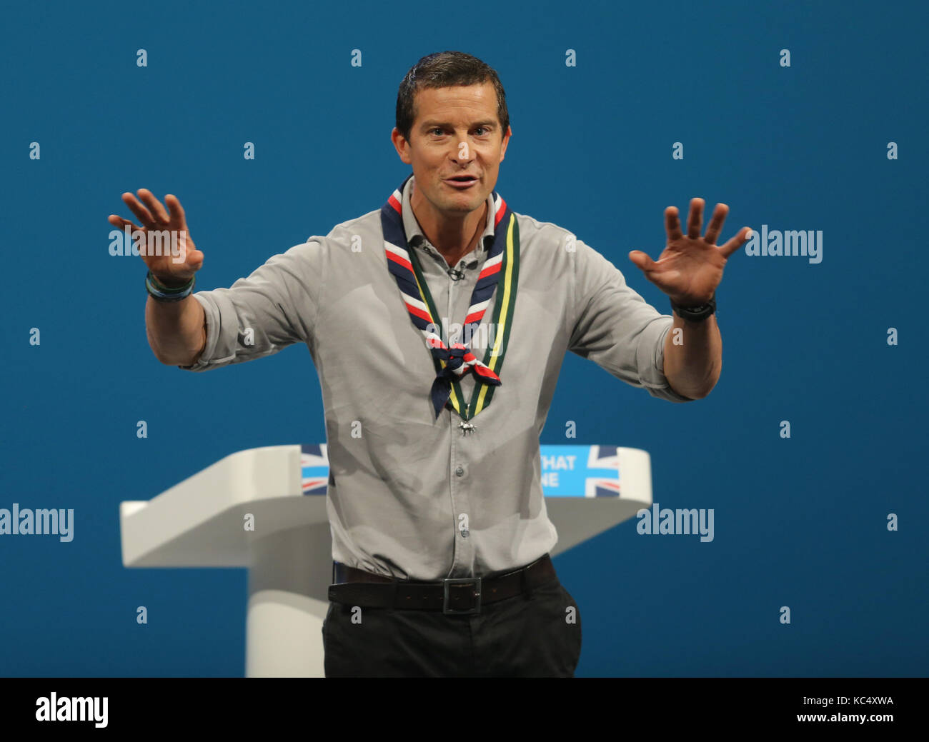 Tv adventurer bear grylls hi-res stock photography and images - Alamy