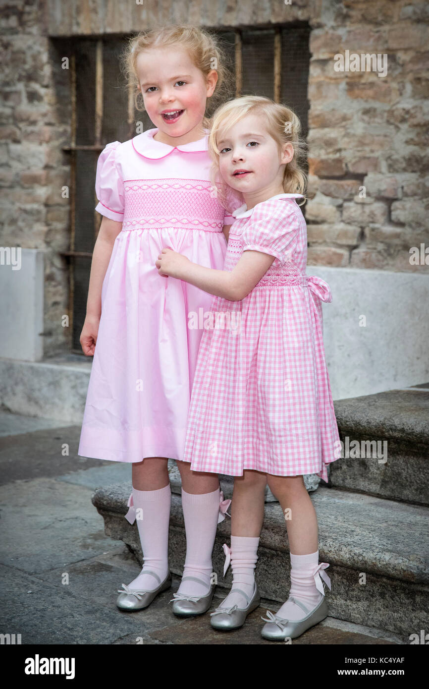 Prince Carlos, Princess Annemarie with their daughters Princess Luisa ...