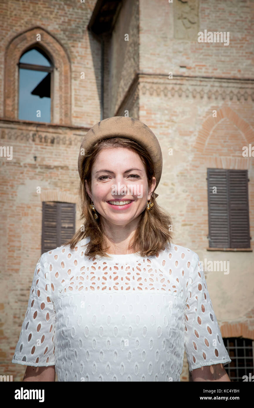 Prince Carlos, Princess Annemarie with their daughters Princess Luisa ...