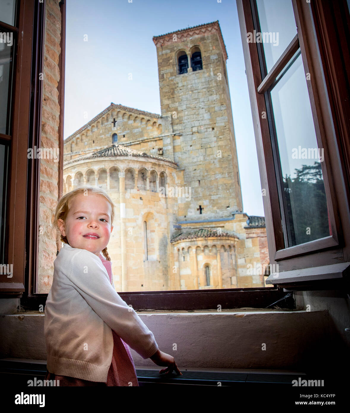 Prince Carlos, Princess Annemarie with their daughters Princess Luisa ...