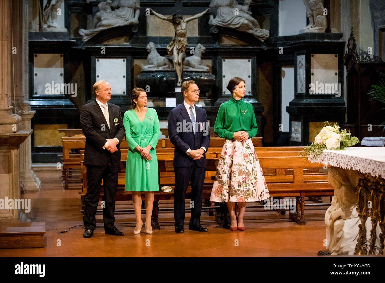 Prince Carlos, Princess Annemarie with their daughters Princess Luisa ...