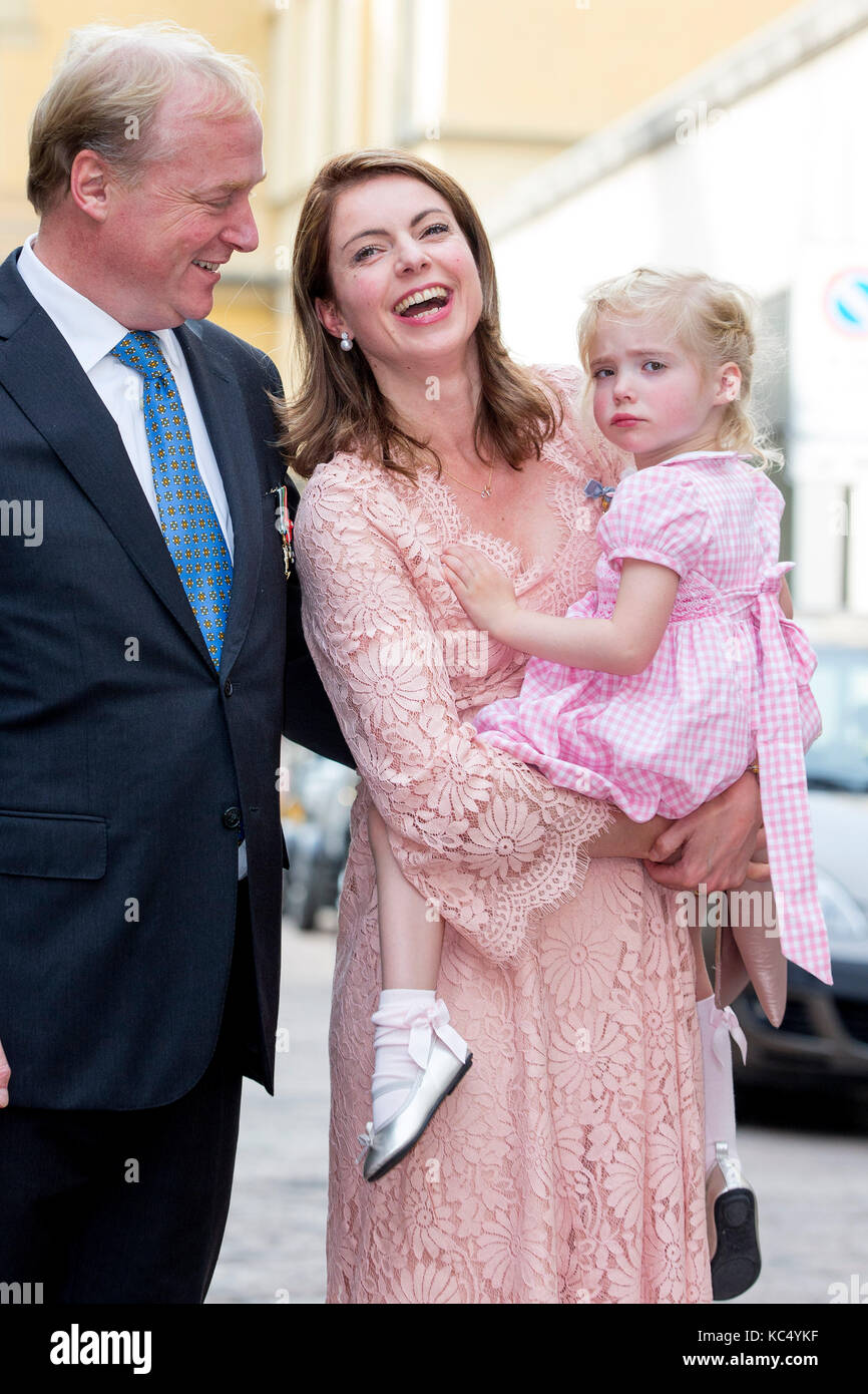 Prince Carlos, Princess Annemarie with their daughters Princess Luisa ...