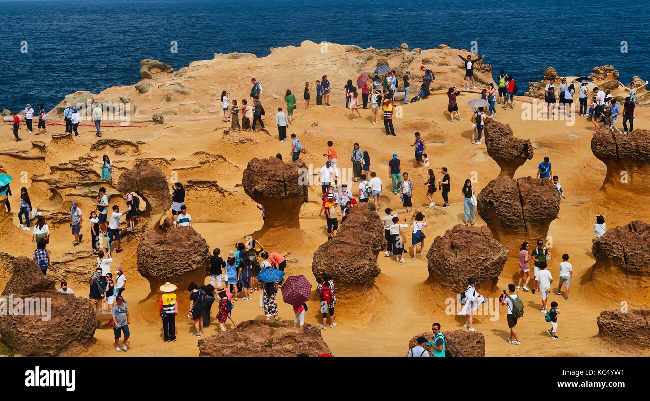 Taipei, Taiwan. 3rd Oct, 2017. Tourists visit Yehliu Geopark in New ...