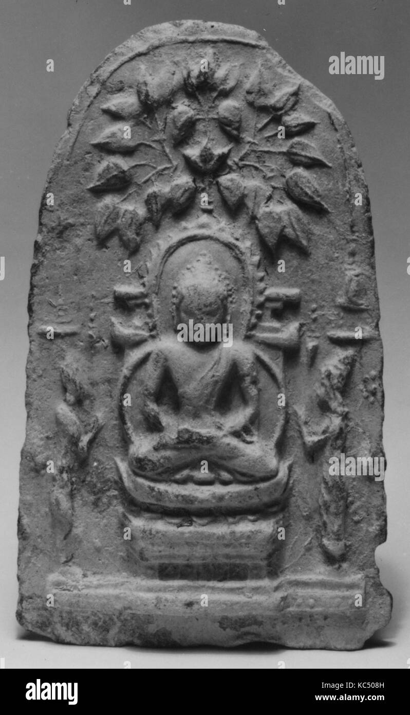 Buddha under bodhi tree hi-res stock photography and images - Alamy
