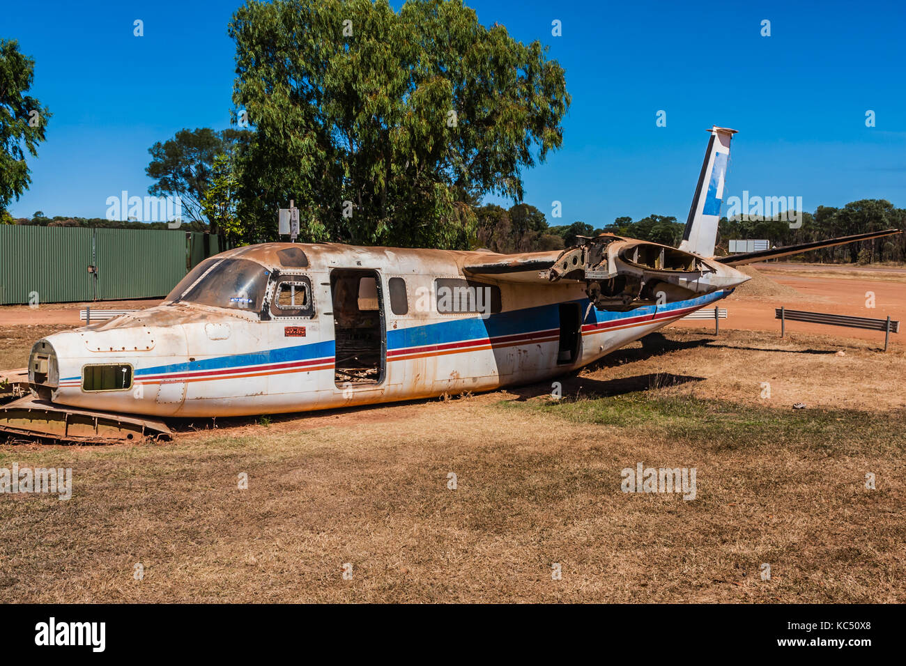 An abandoned aircraft in the Australian outback Stock Photo: 162379680 ...