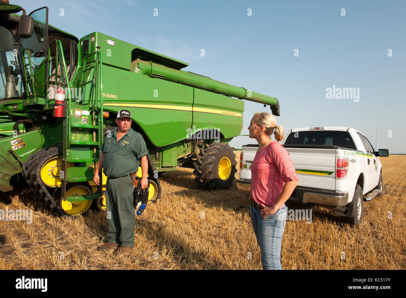 Heading out wheat hi-res stock photography and images - Alamy