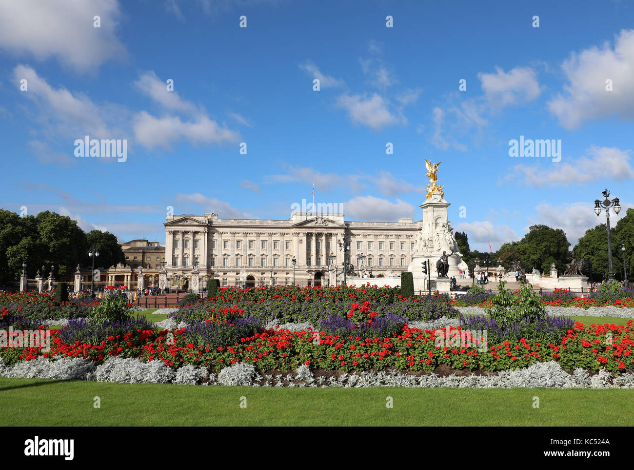 Buckingham Palace Home to The british Royal Family Stock Photo - Alamy