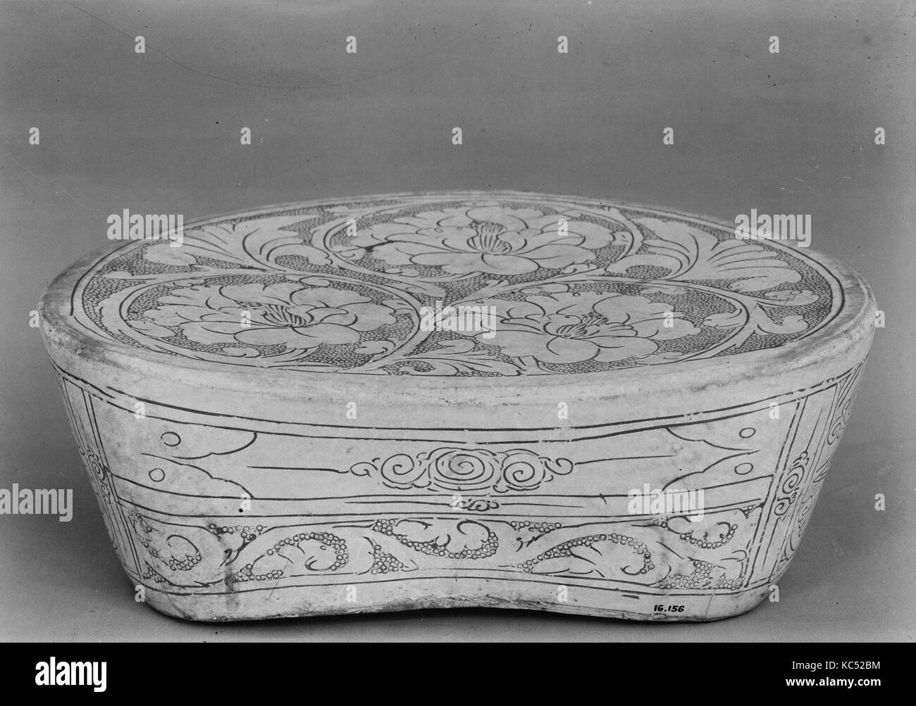 Pillow with Peonies, Jin dynasty (1115–1234), 12th–13th century, China ...