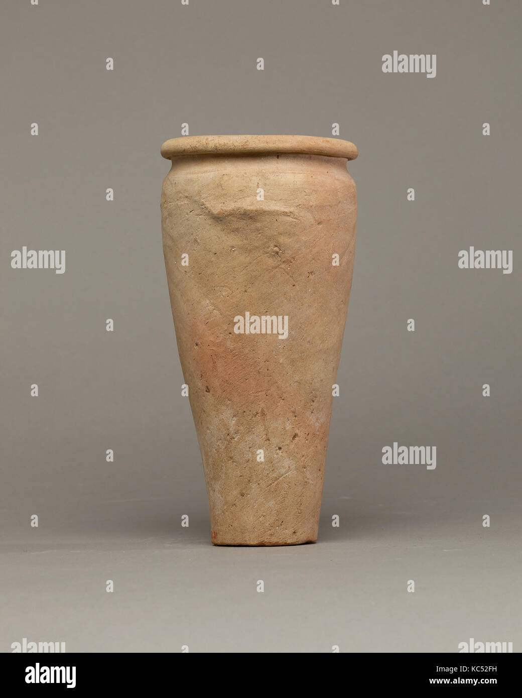 Wavy handled jar hi-res stock photography and images - Alamy