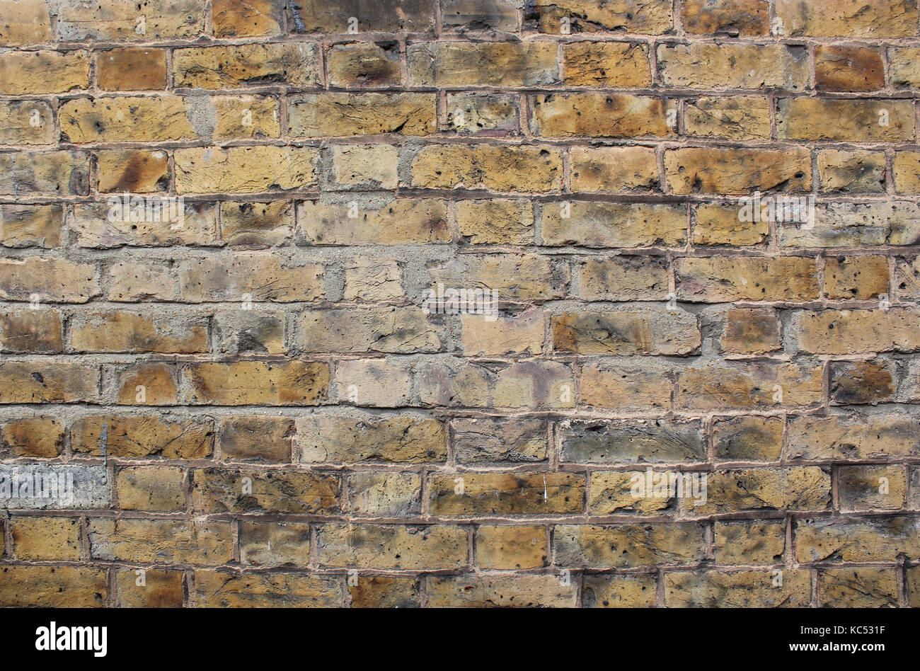 Yellow london hi-res stock photography and images - Alamy