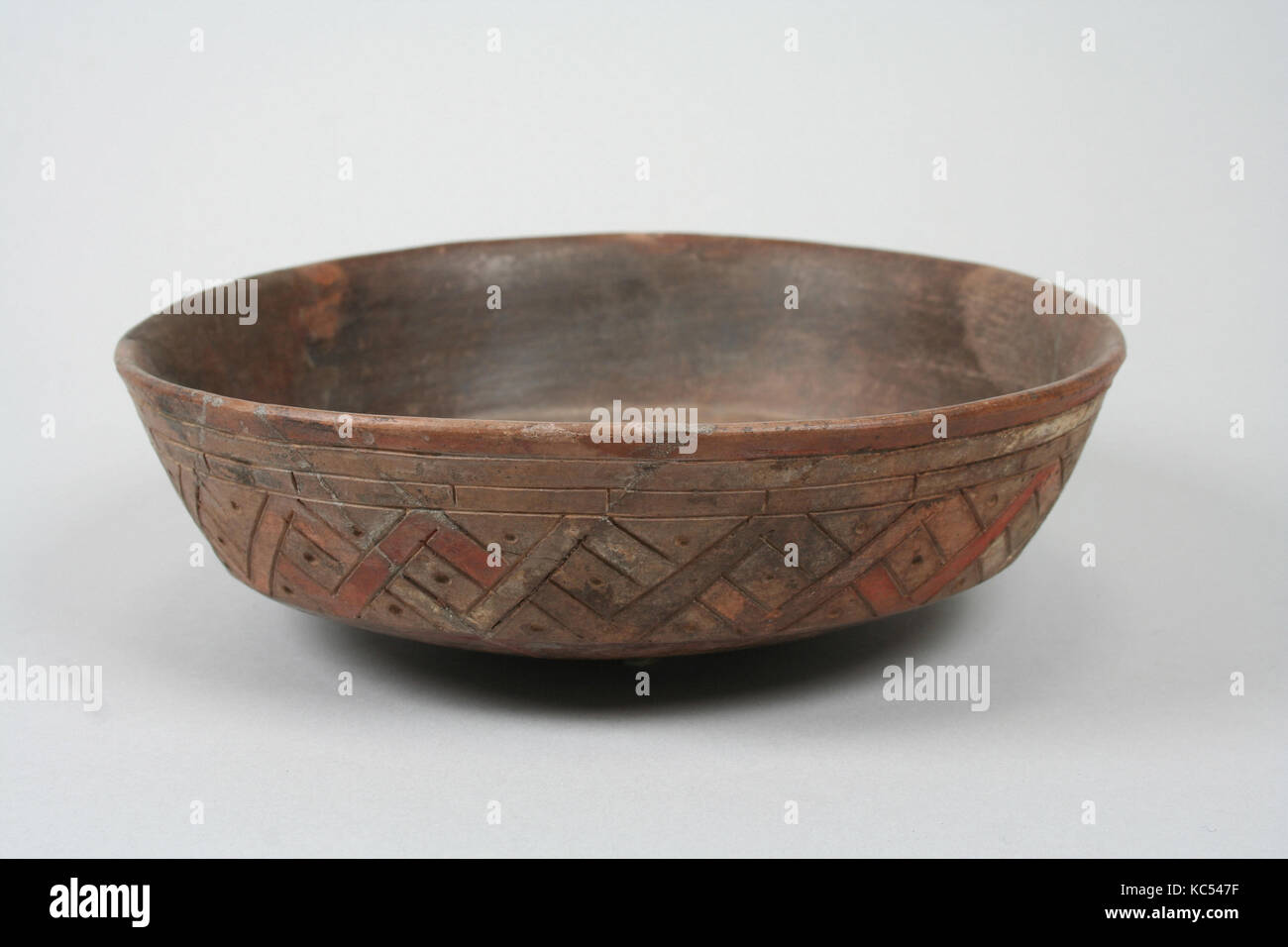 Geometric bowl hi-res stock photography and images - Alamy