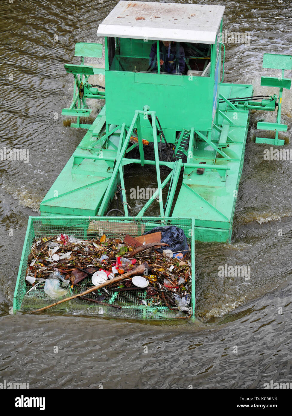 Rubbish boat hi-res stock photography and images - Alamy