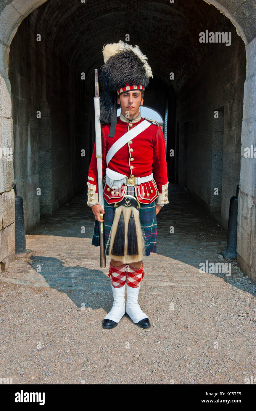 Traditional dressed guard hi-res stock photography and images - Alamy