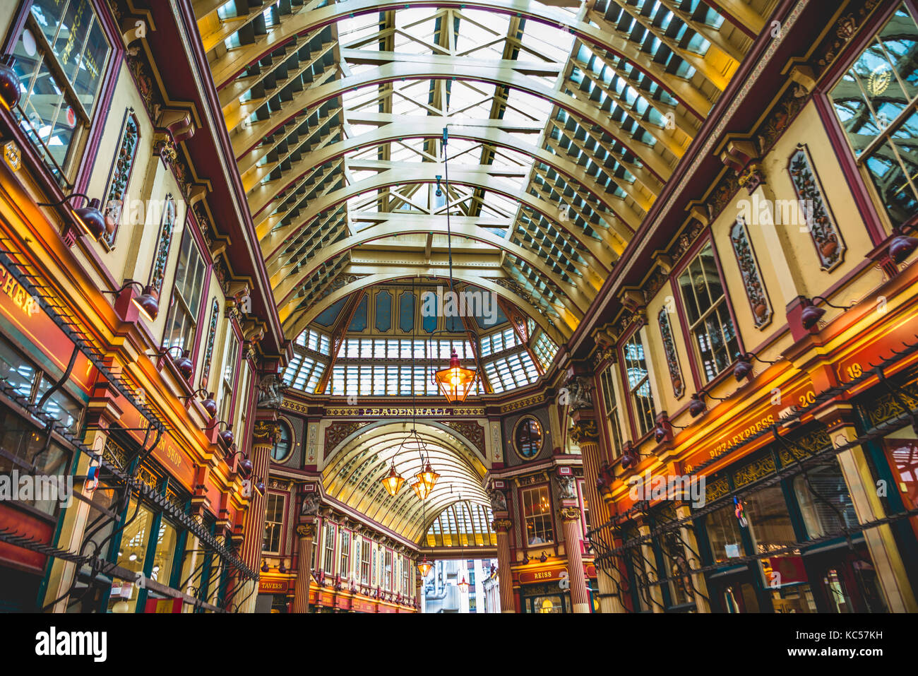 Covered market hall, shopping mall Leadenhall Market, City of London ...