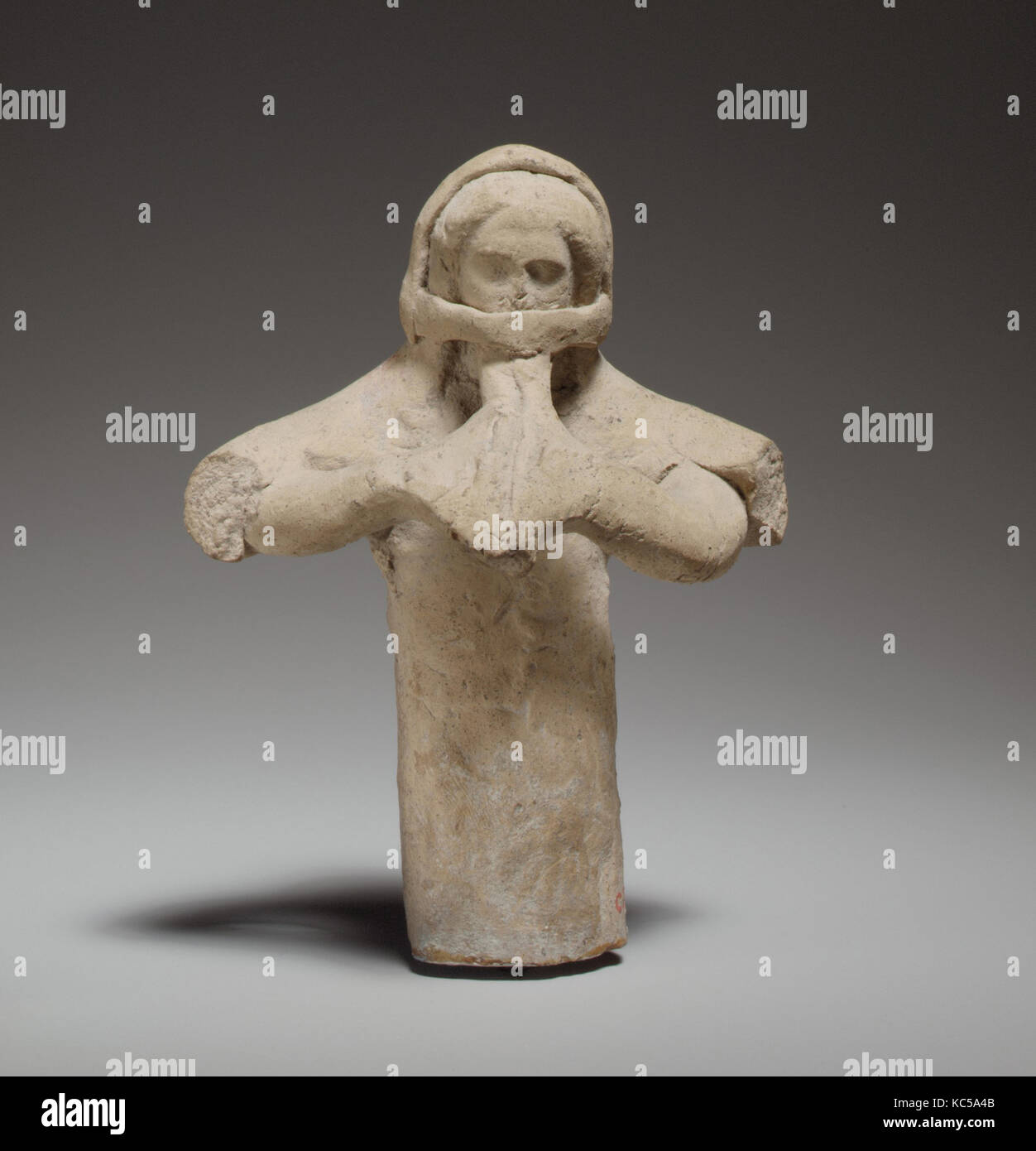 Standing female flute player hi-res stock photography and images - Alamy