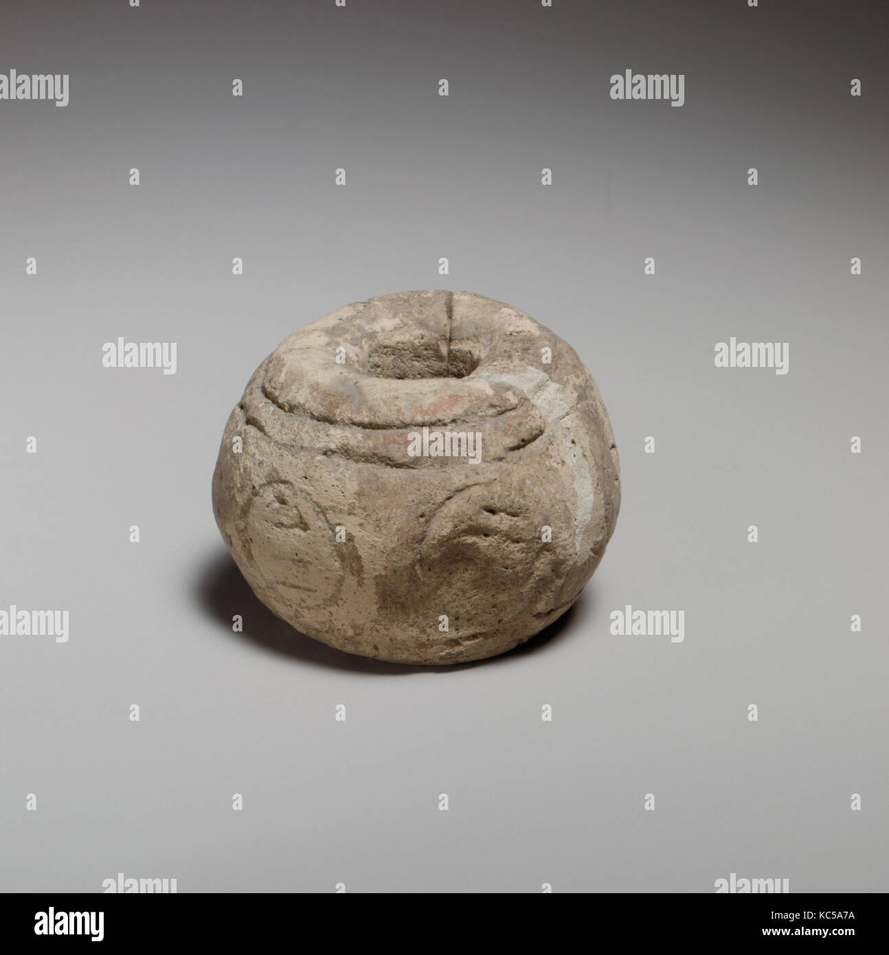 Spherical spindle whorl hi-res stock photography and images - Alamy