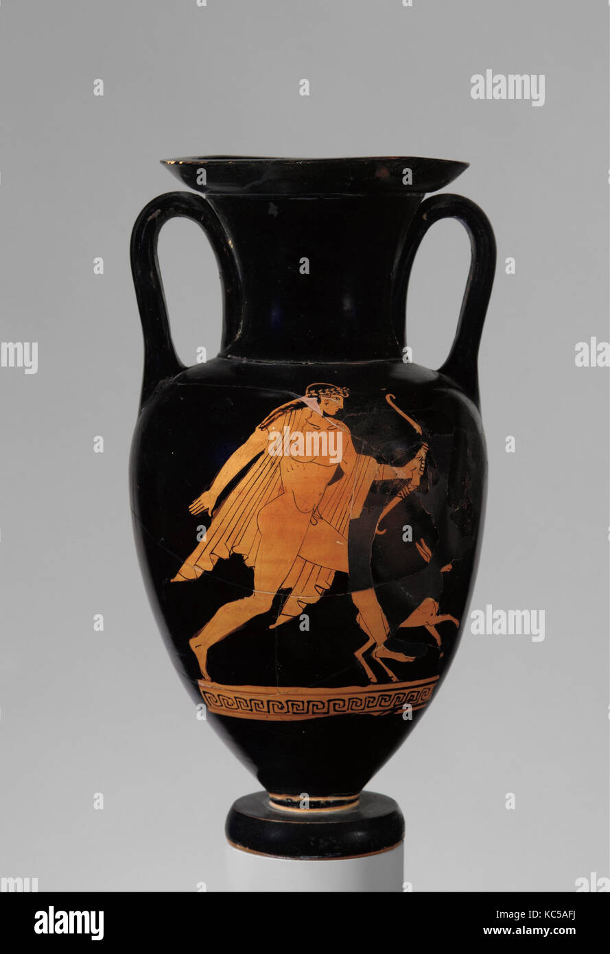 Terracotta Nolan neck-amphora (jar), ca. 480–470 B.C Stock Photo - Alamy
