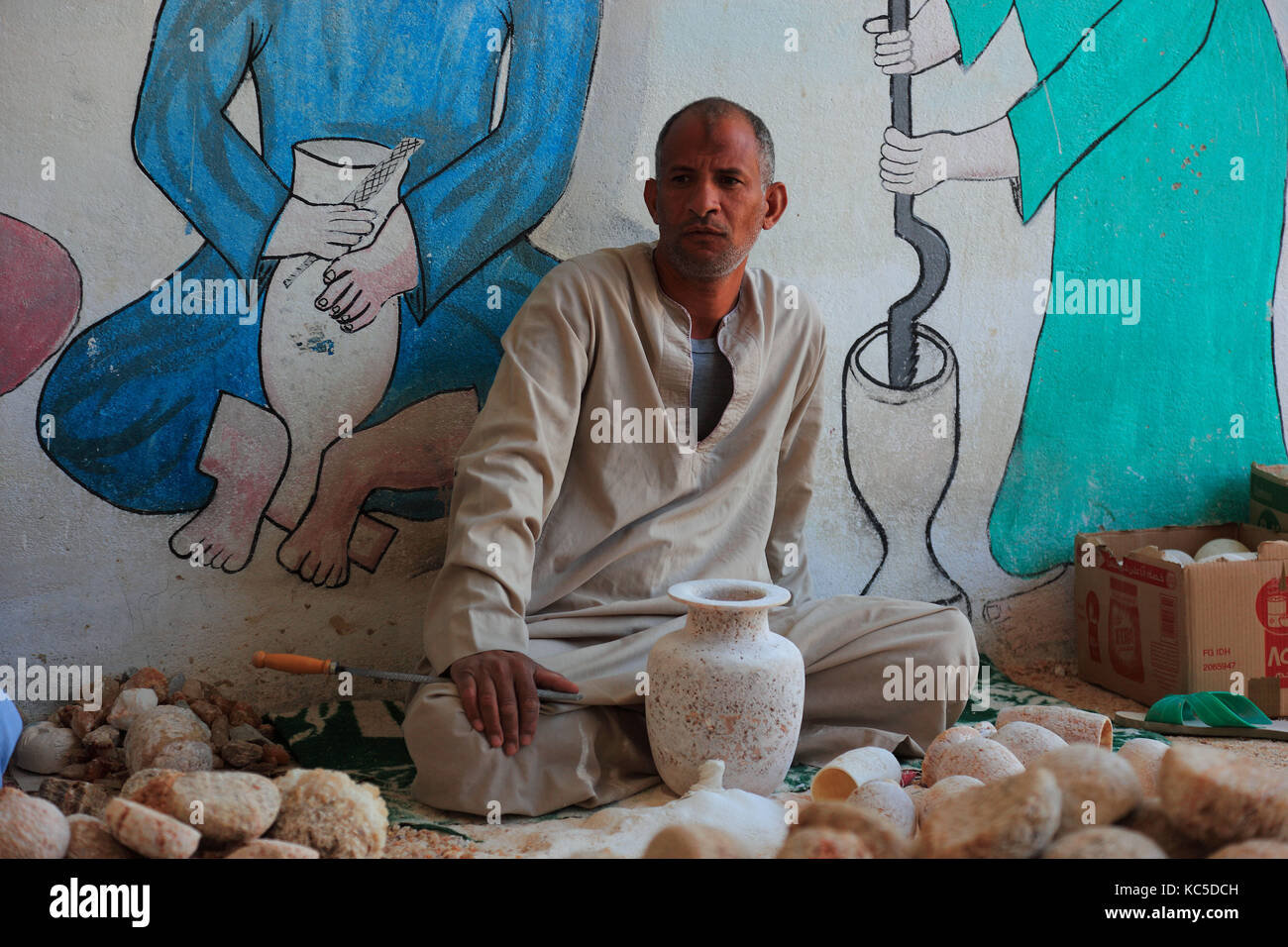 Men, Workers in an alabaster factory in Luxor, Africa, Egypt Stock ...
