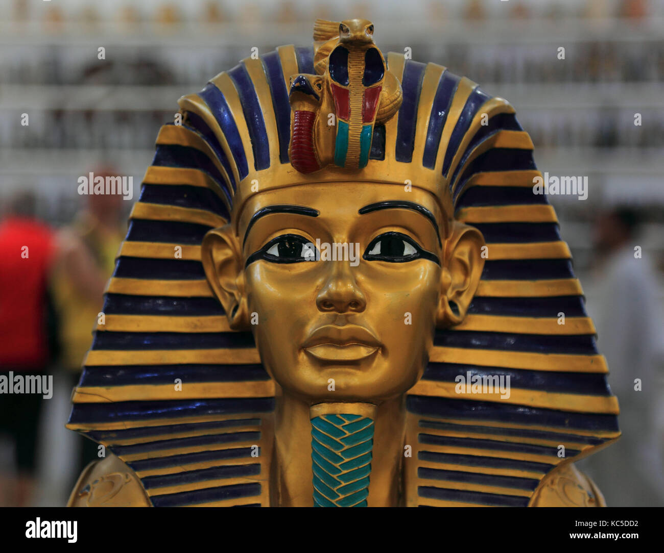 Egypt alabaster shop hi-res stock photography and images - Alamy