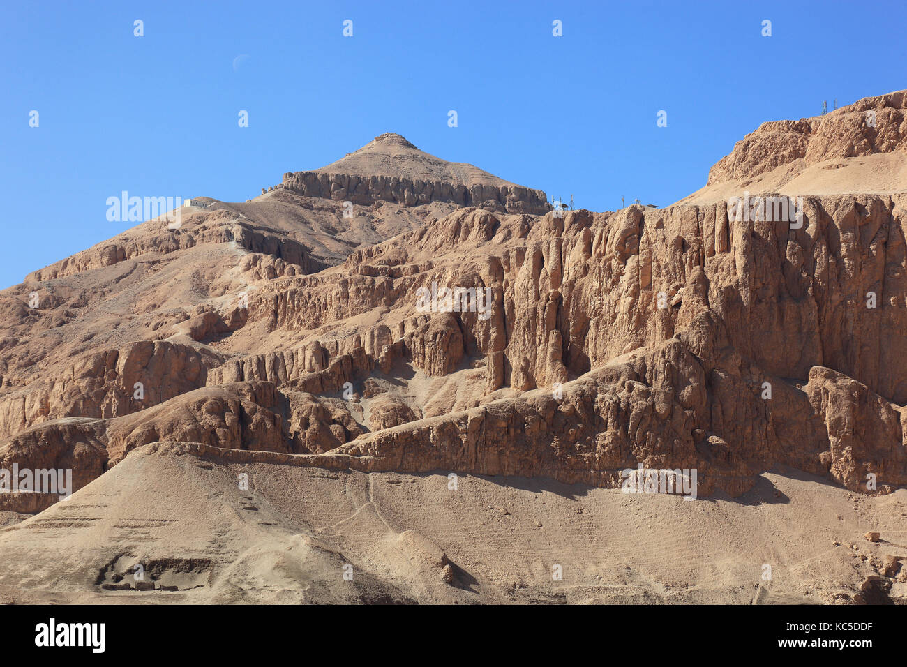 Pyramid shaped mountain hi-res stock photography and images - Alamy