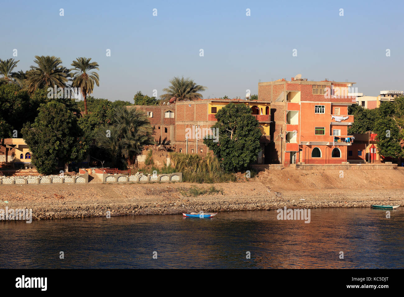 Houses, villages along the Nile between Luxor and Esna, Africa, Upper ...