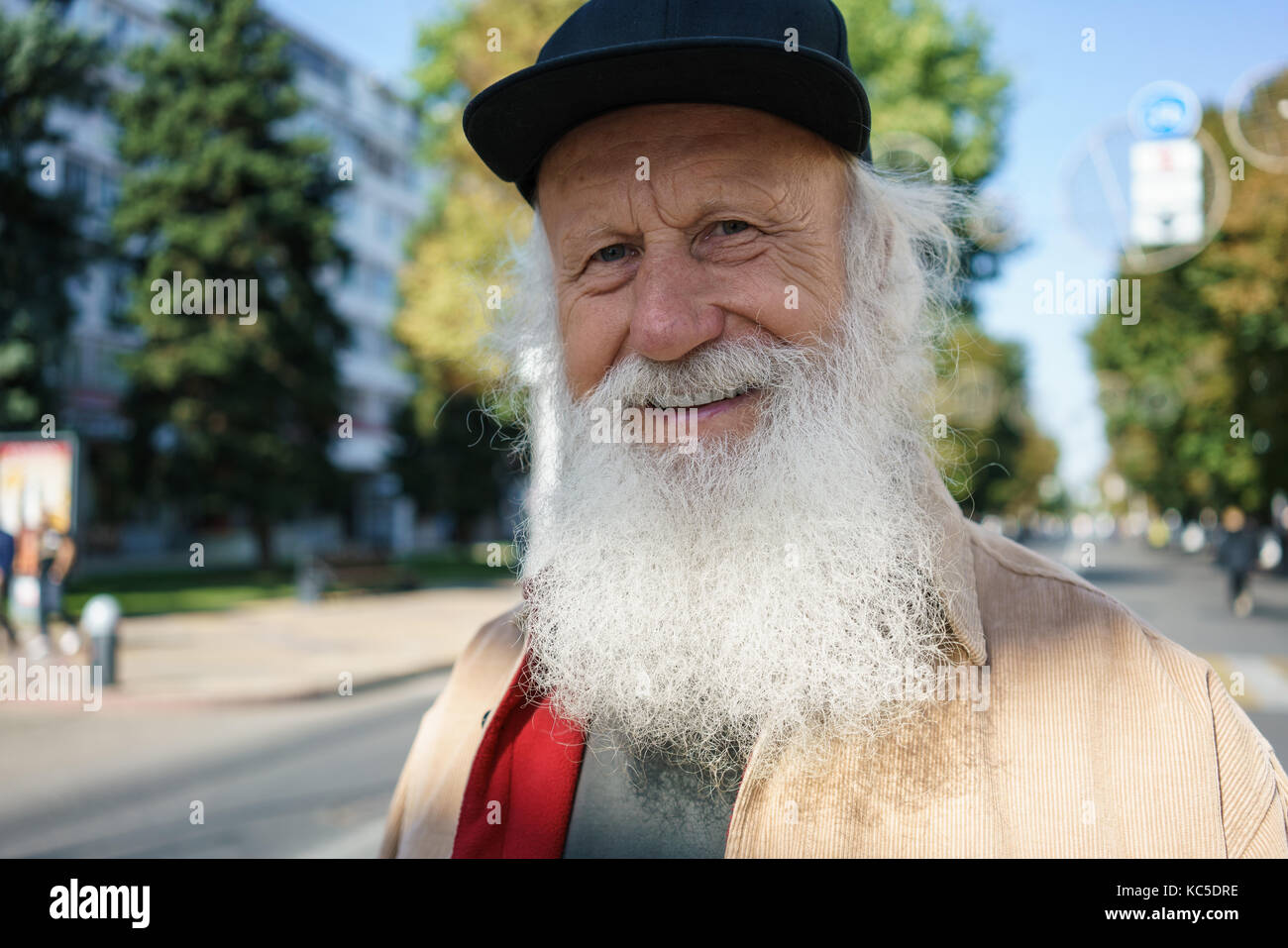 Old man face hi-res stock photography and images - Alamy