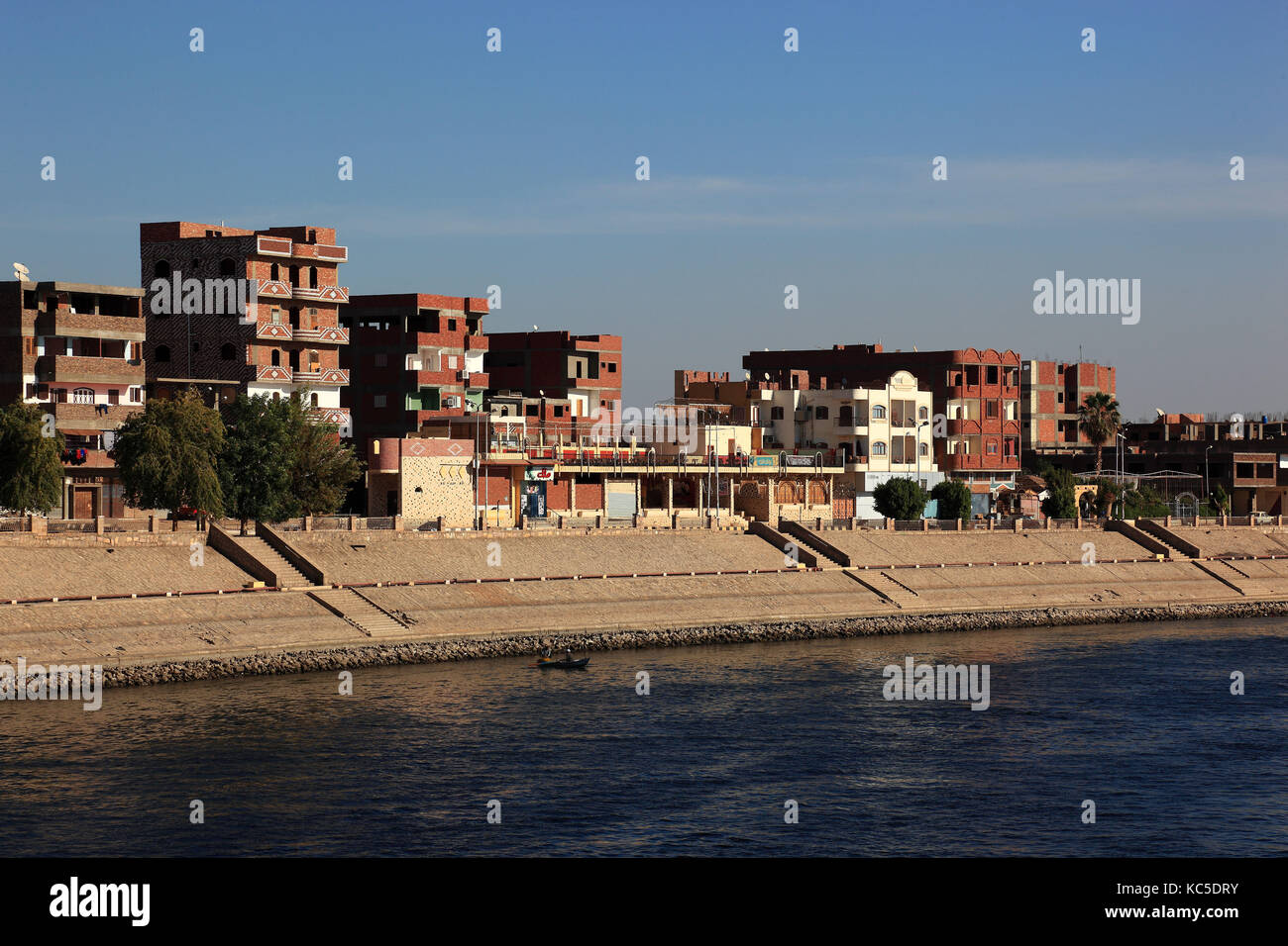Kom Ombo on the Nile, houses on the riverbank, Africa, Upper Egypt ...