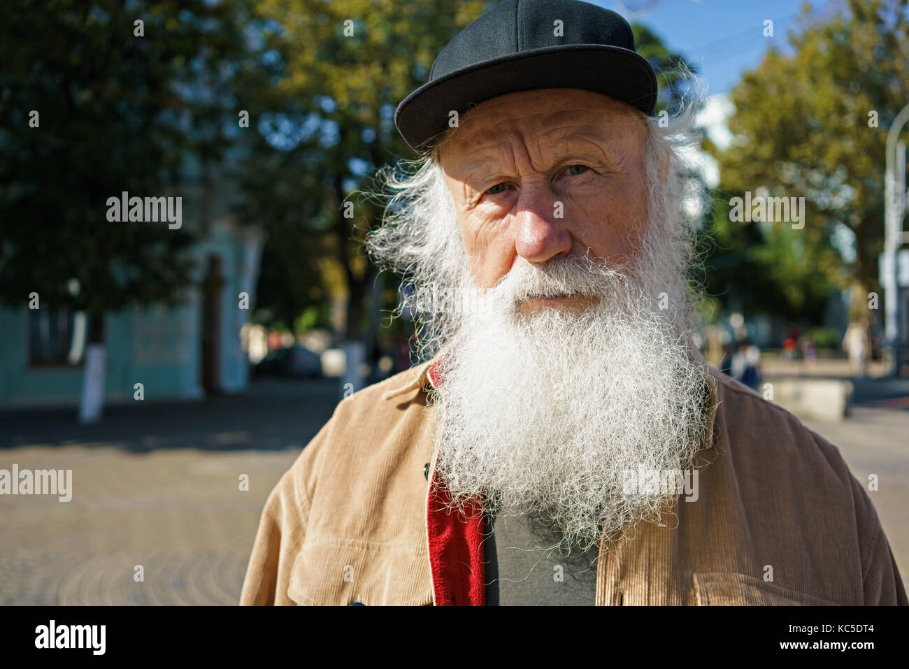 Old man face hi-res stock photography and images - Alamy