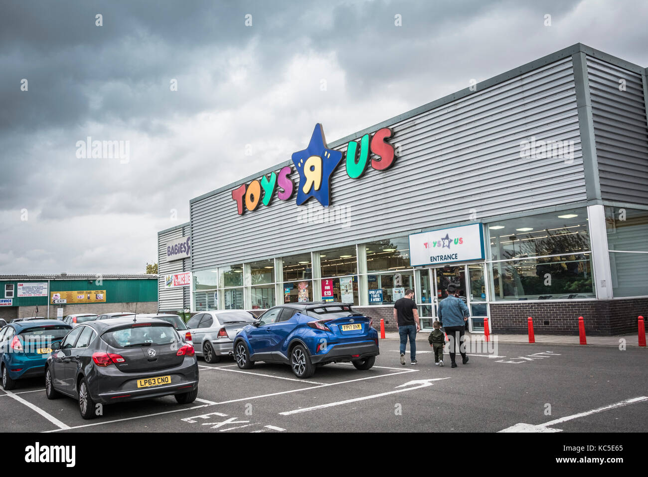 Toys R Us London High Resolution Stock Photography and Images - Alamy