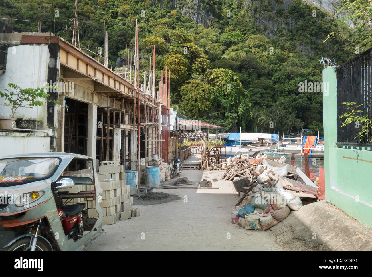 Philippines construction of new buildings, El Nido, Palawan ...