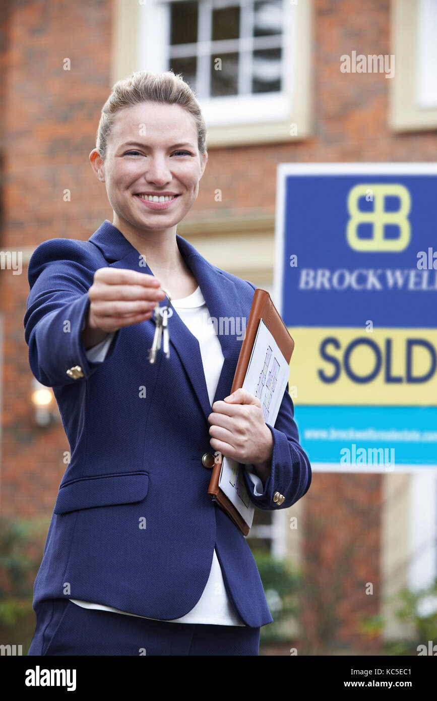 Professional property hi-res stock photography and images - Alamy