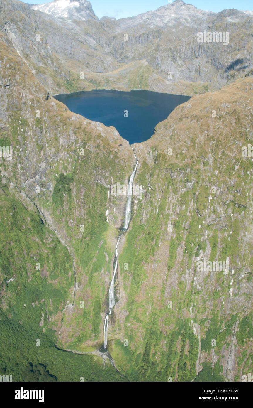 The Hobbit film location Sutherland Falls, Fiordland National Park ...