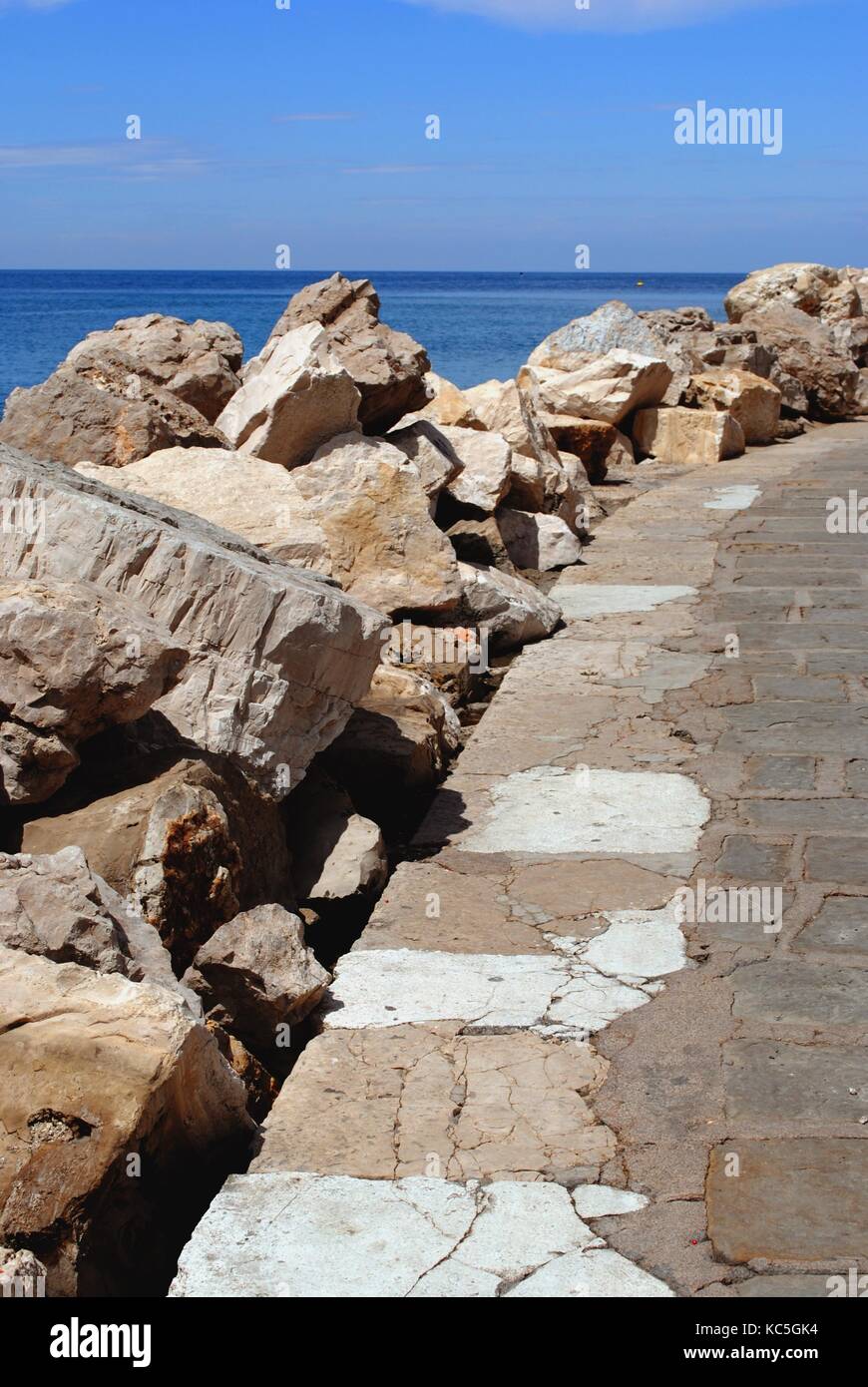 Edgy rock hi-res stock photography and images - Alamy