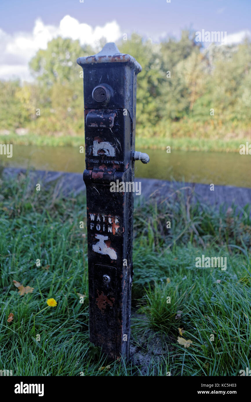 Victorian water pump hi-res stock photography and images - Alamy