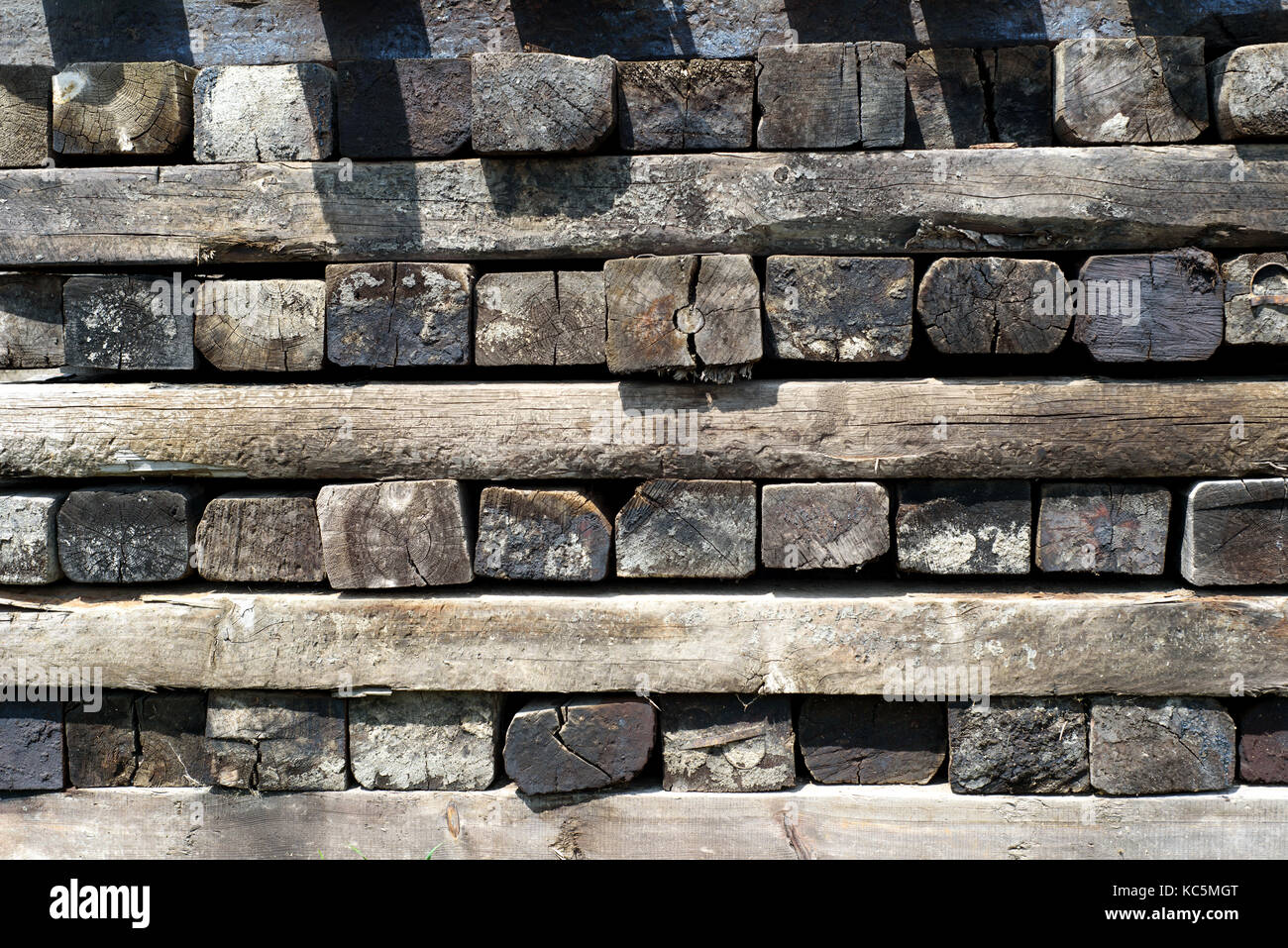 Stacked railway sleepers hi-res stock photography and images - Alamy