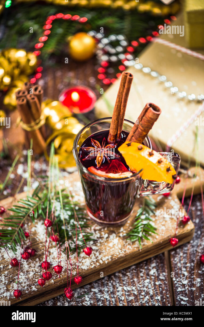 Red mulled hot wine in glass with spices Stock Photo - Alamy