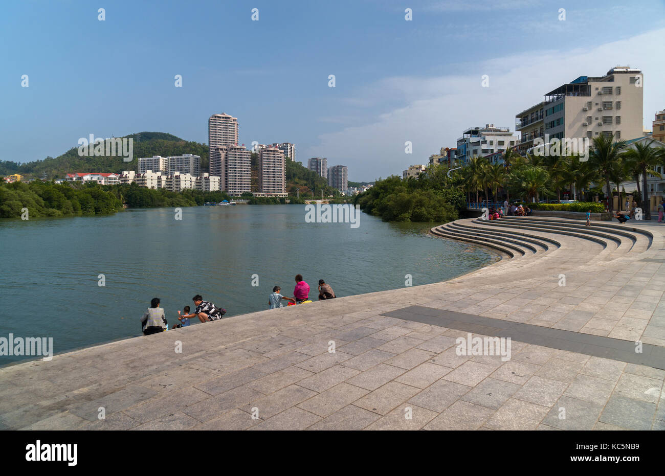 River embankment hi-res stock photography and images - Alamy